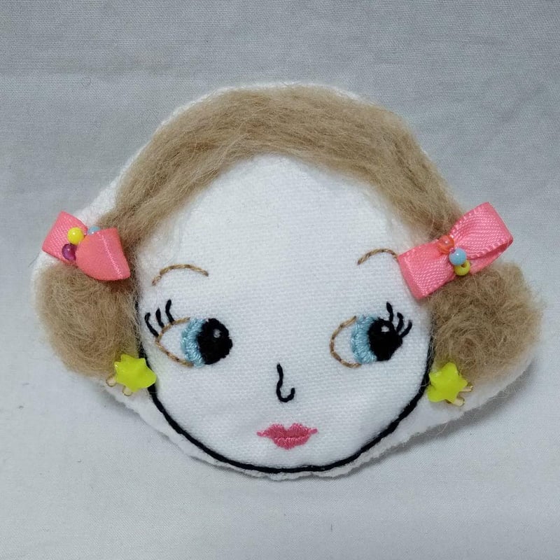 ハンドメイドお人形の顔ブローチ セシル◇フランス刺繍 | Doll ハンドメイドお人形の顔ブローチ セシル◇フランス刺繍 | Doll