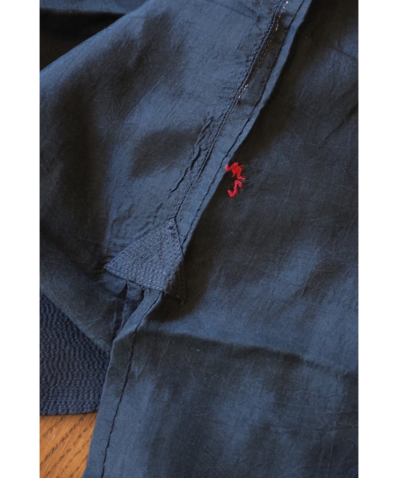MAATEE&SONS GUPTA KHADI SILK | MusterWerk MAATEE&SONS GUPTA KHADI SILK | MusterWerk