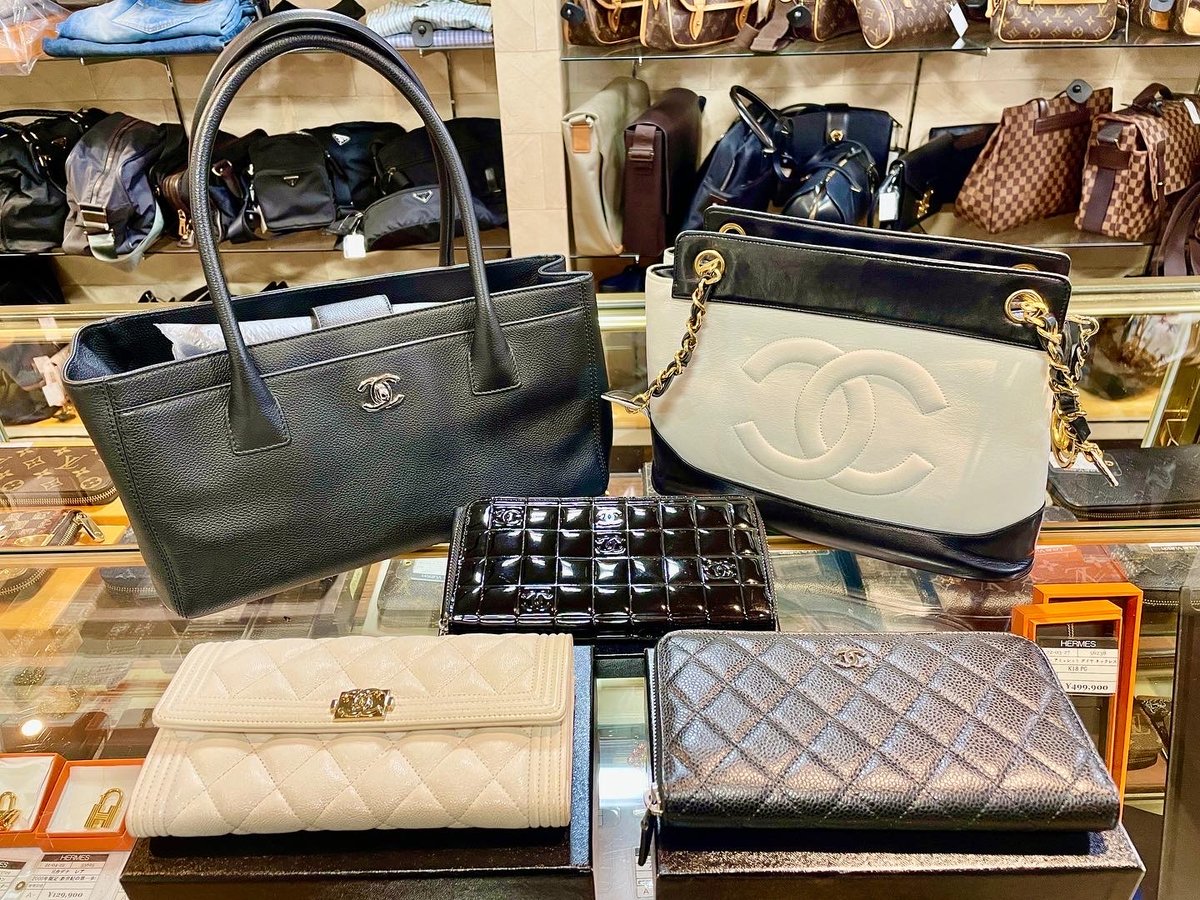 This is the definition of CHANEL black & white ...