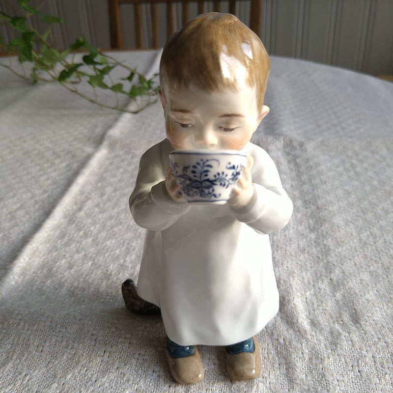 1905~1924年 Meissenミルクを飲む子供 約16.5 ㎝H/Hentschel k 1905~1924年 Meissenミルクを飲む子供 約16.5 ㎝H/Hentschel k