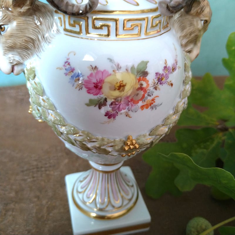 Meissen1924年以前🐐山羊と月桂樹のレリーフのポプリベース高さ Meissen1924年以前🐐山羊と月桂樹のレリーフのポプリベース高さ