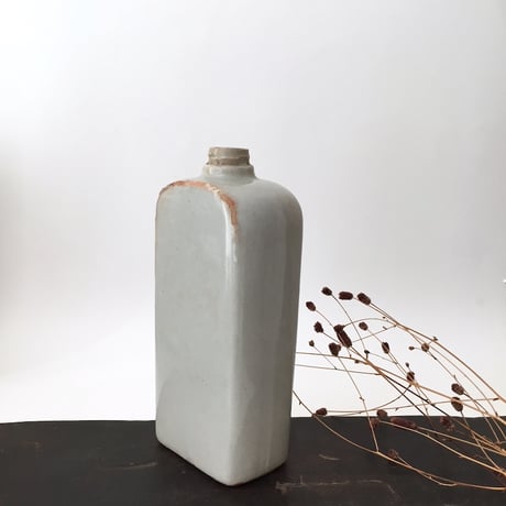 白磁の瓶 / 陶器のボトル 花瓶 | cocon
