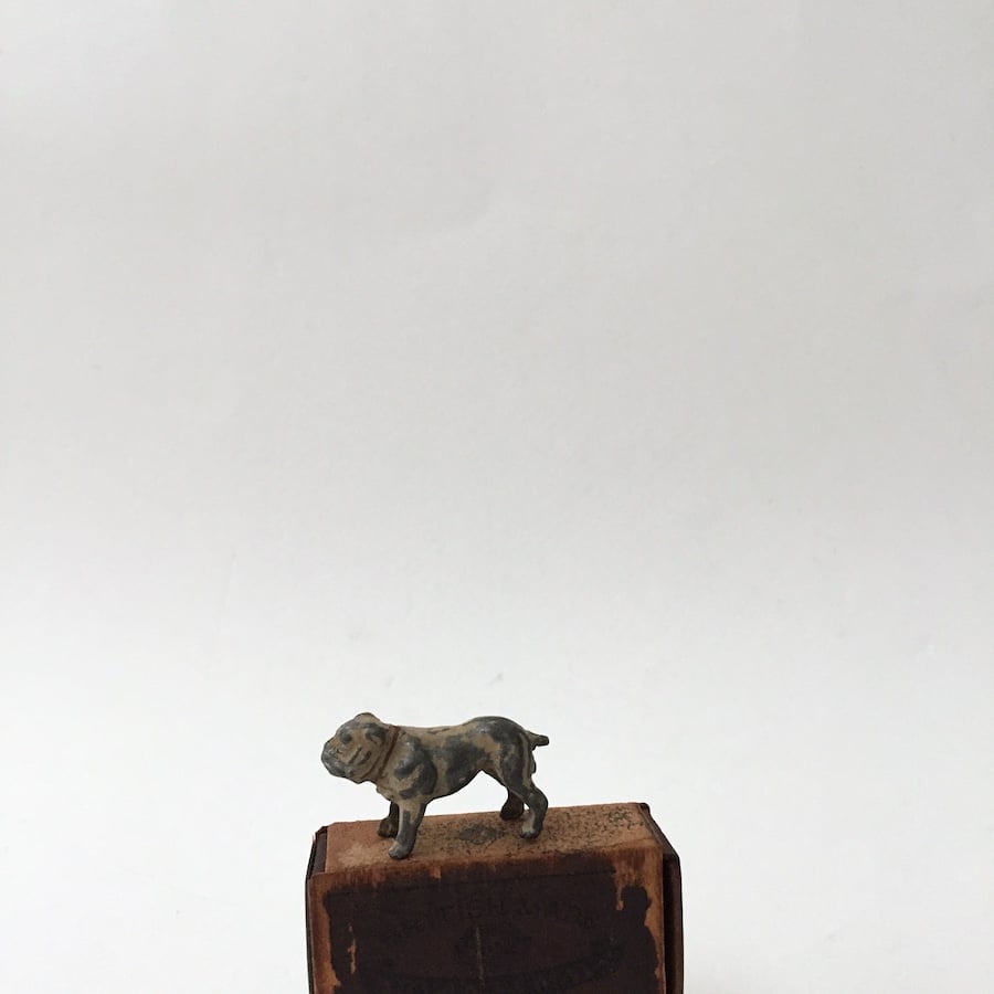 dog lead figure / 鉄の犬のフィギュリン | cocon