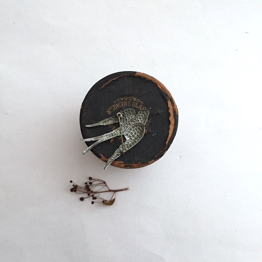 bird brooch アンティークバードブローチ 鳥ツバメモチーフ | cocon