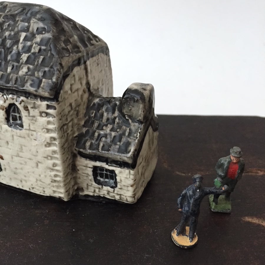 house objet / アンティーク陶器のハウス | cocon