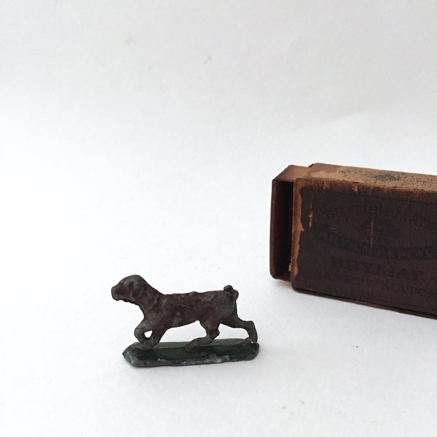 dog lead figure / 鉄の犬のフィギュリン | cocon