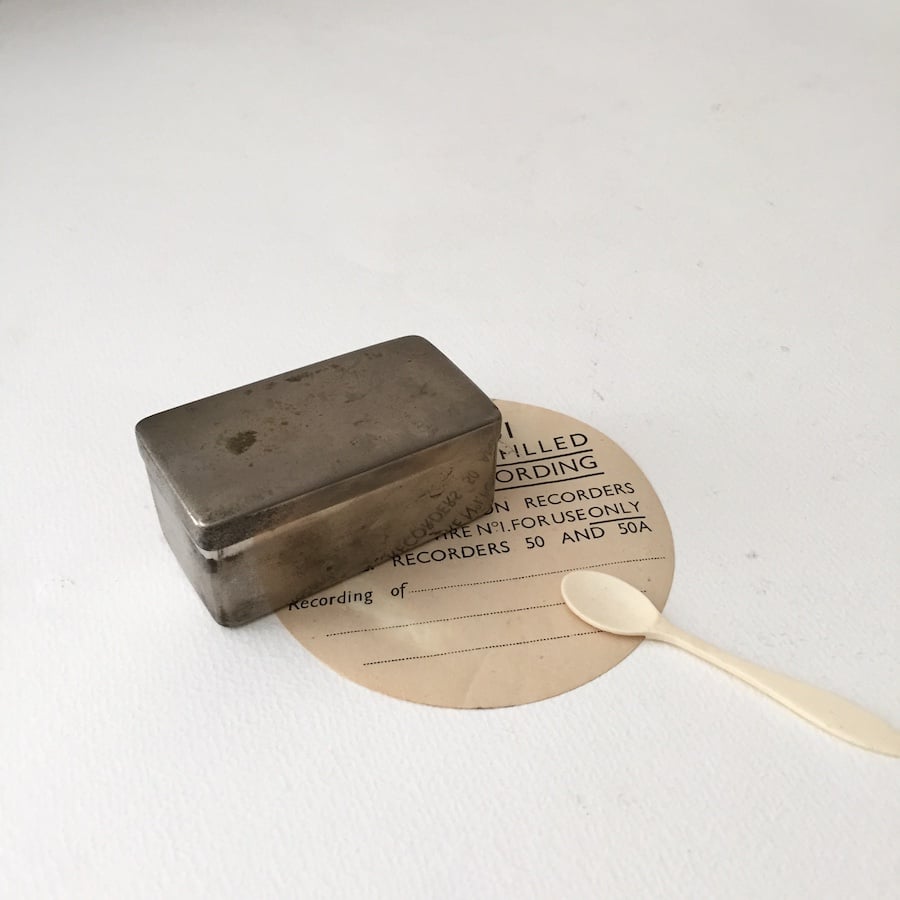 tin / アンティークシンプルなメタル缶 | cocon