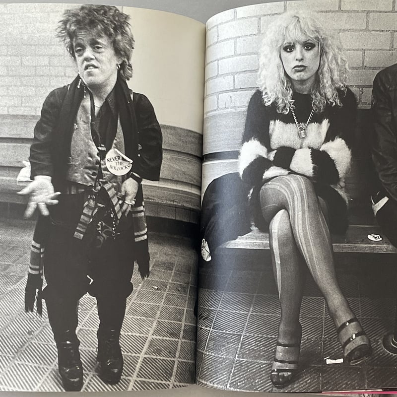DESTROY SEX PISTOLS 1977 PHOTO BY DENNIS MORRI DESTROY SEX PISTOLS 1977 PHOTO BY DENNIS MORRI