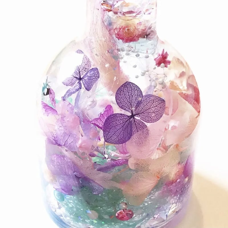 ペガサスの森』プリザーブドフラワーとクリスタルのメルヘンハー ペガサスの森』プリザーブドフラワーとクリスタルのメルヘンハー
