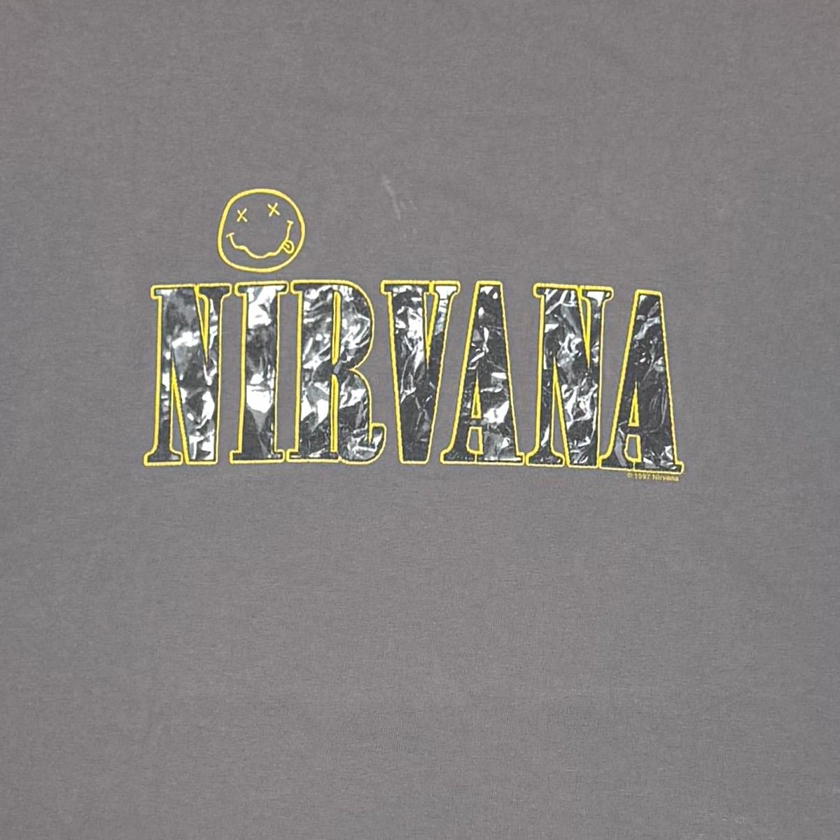 NIRVANA 1997 SMILE LOGO CHACOAL ANVIL XL 1345