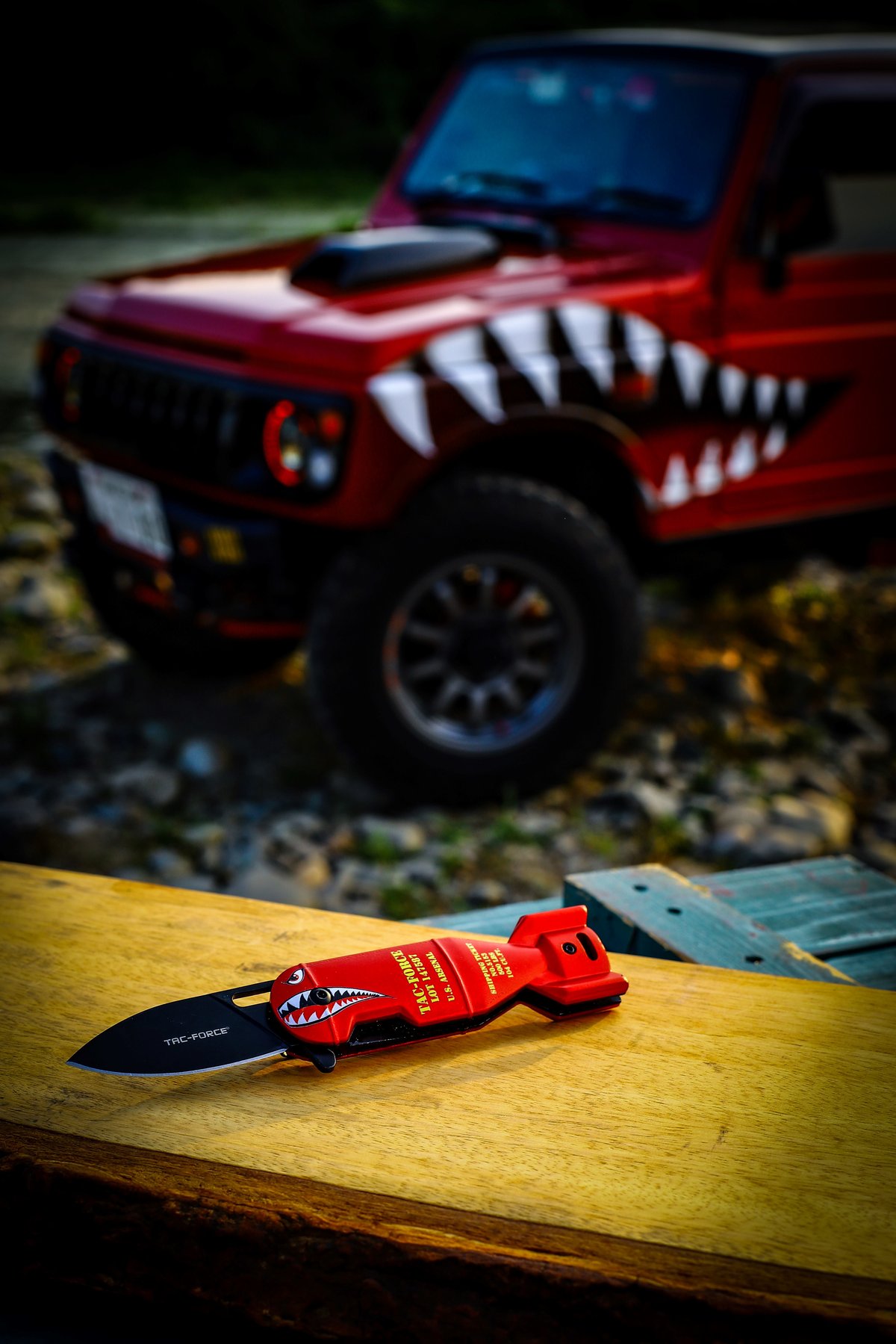 Shark Bomb Knife "RED"【TAC-FORCE】 | ZASSENHAUS ...