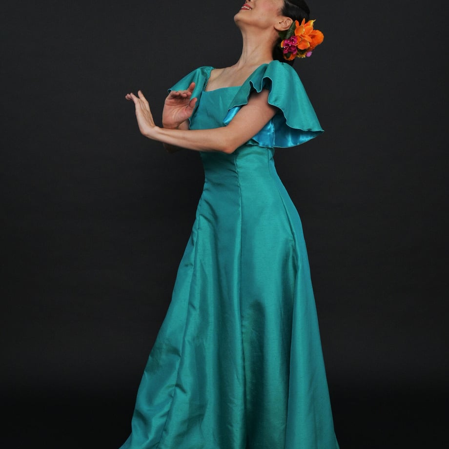 【DR079】シャンブレーシャンタンフレア袖ドレス_ティールグリーン | I MUA