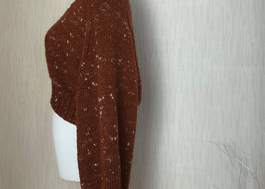 ズボラを極めたVネックセーター | menma.official