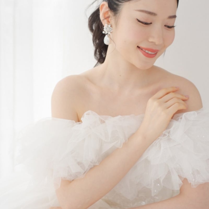 ウェディングドレス オフショルダー オフホワイト 結婚式 A ウェディングドレス オフショルダー オフホワイト 結婚式 A