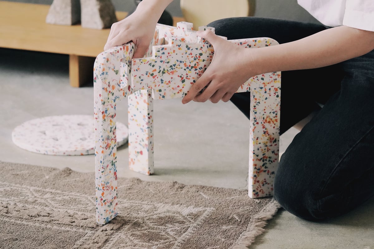 STREET STOOL (Terra)組み立て前｜Mãi | 大阪中之島美術館ミュージアムシ...