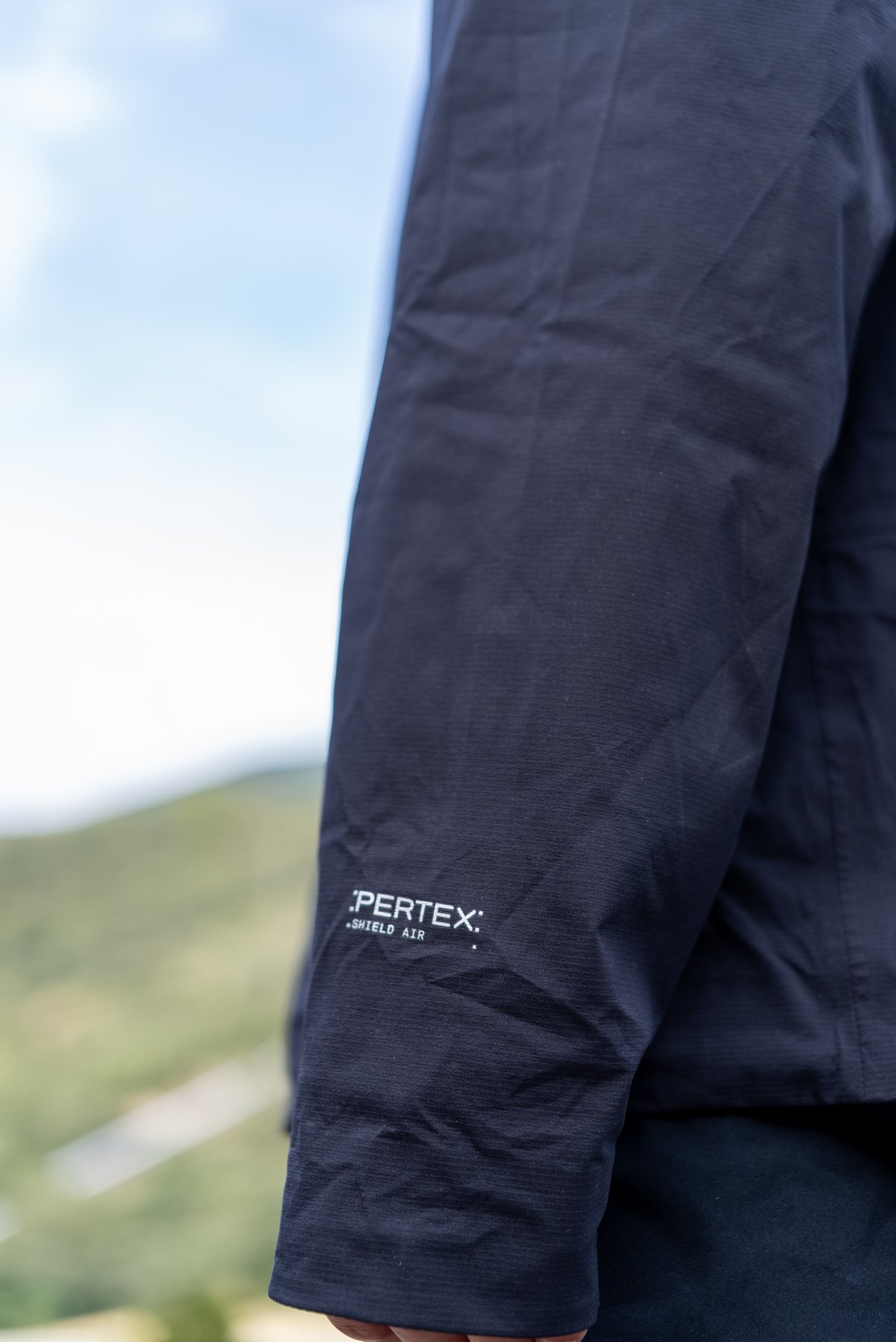 PERTEX® SHIELD AIR Hawk Jacket Black×Inaho Gold...