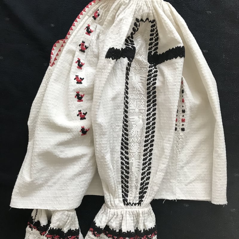 ルーマニア トランシルバニア 刺繍ブラウス | FolkCostumes and Rugs ルーマニア トランシルバニア 刺繍ブラウス | FolkCostumes and Rugs