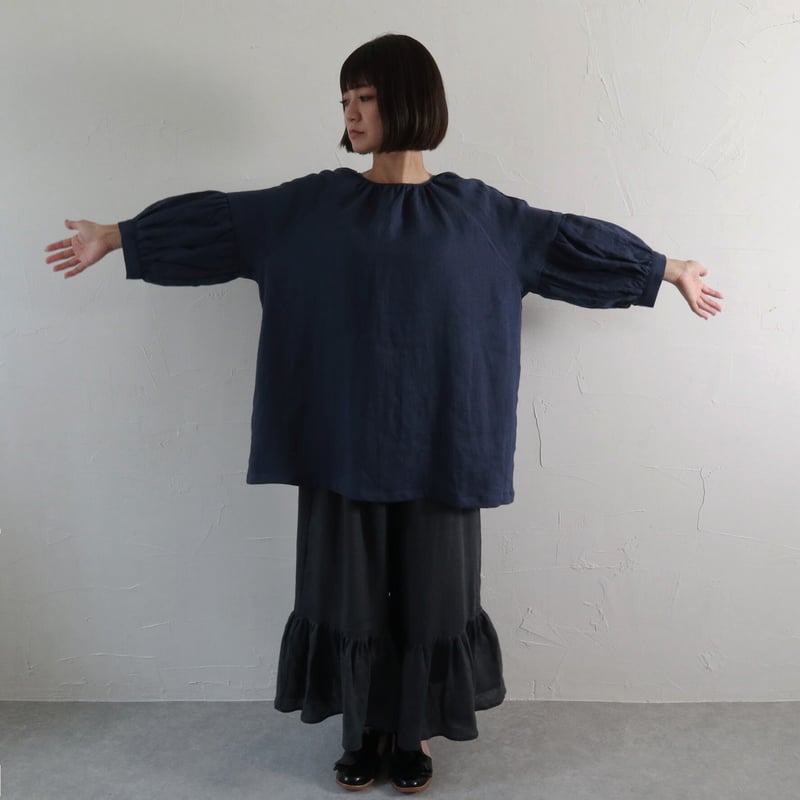 Sikuten リネンパフスリーブチュニック | イロアセナイ Sikuten リネンパフスリーブチュニック | イロアセナイ