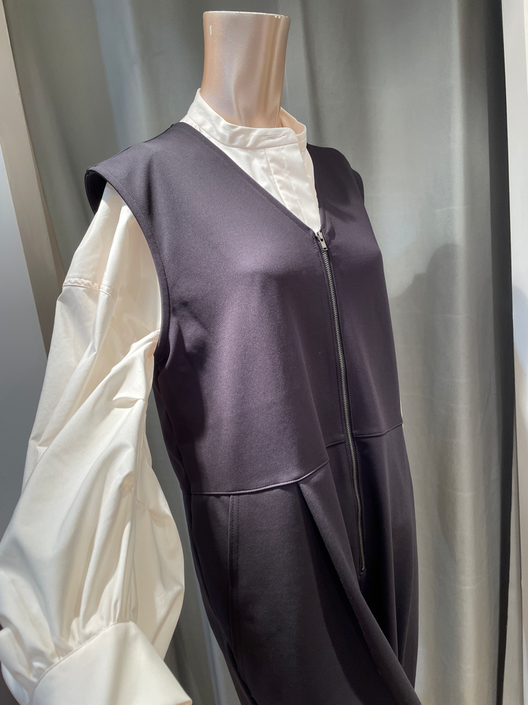 FLORENT 2024/ Spring / 2311F06007 / V neck zip FLORENT 2024/ Spring / 2311F06007 / V neck zip