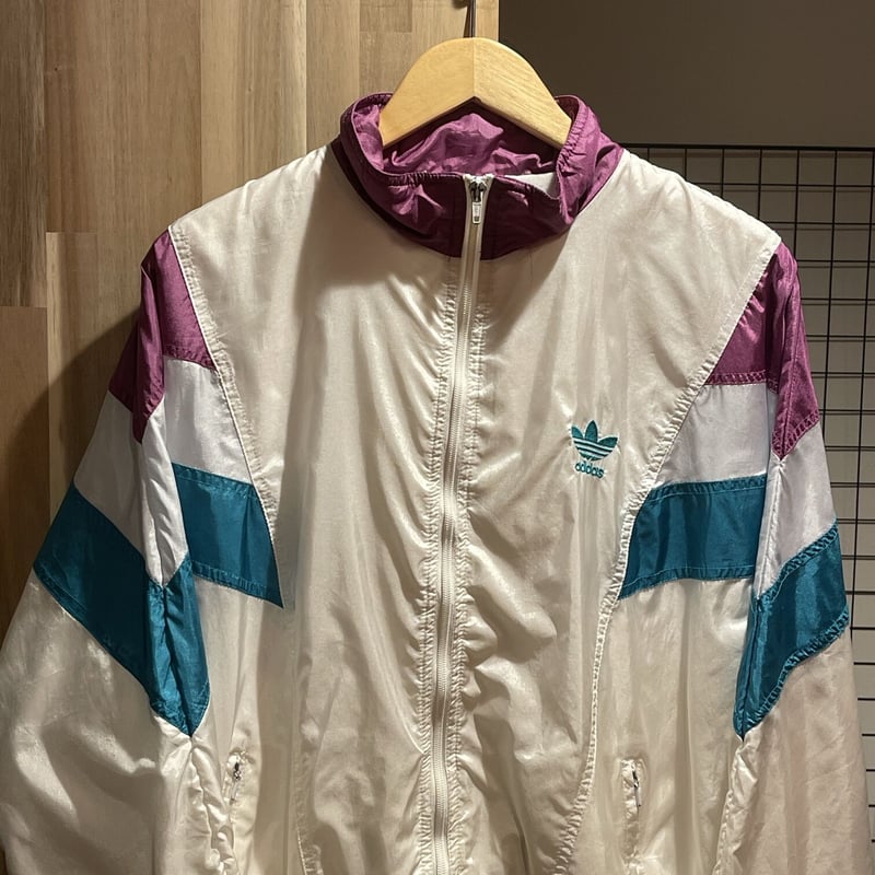 US古着アディダスadidasナイロンジャンパーアウター刺繍ロゴ90s US古着アディダスadidasナイロンジャンパーアウター刺繍ロゴ90s