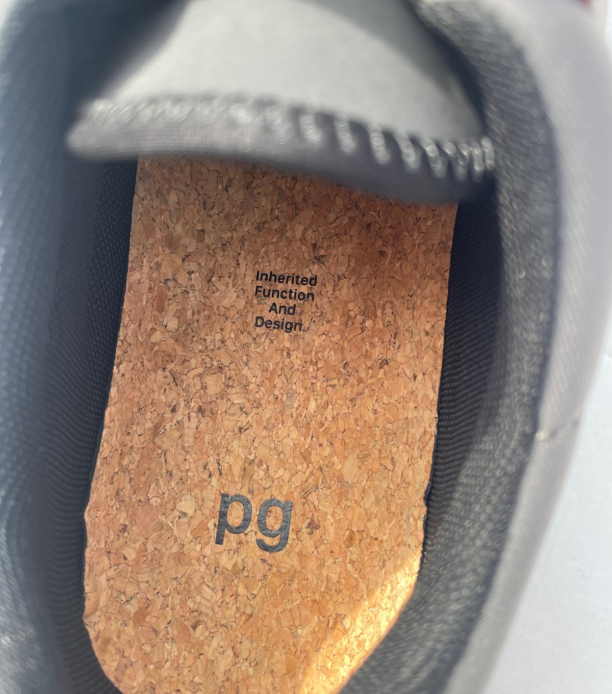 pg / INTERCEPTOR GREY | FLUTTER