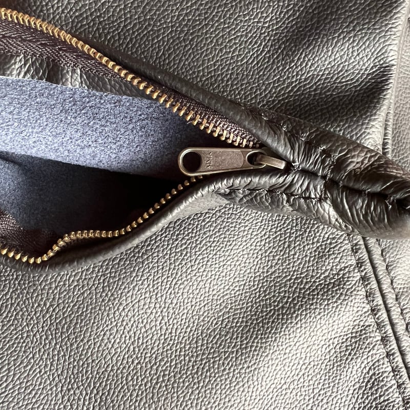 本革クッションカバー【Black】 | BREMENS - 旅と暮らしの雑貨店 本革クッションカバー【Black】 | BREMENS - 旅と暮らしの雑貨店