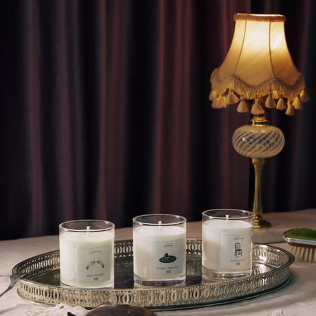 candle / thursday / sandalwood / | Cinéame Store