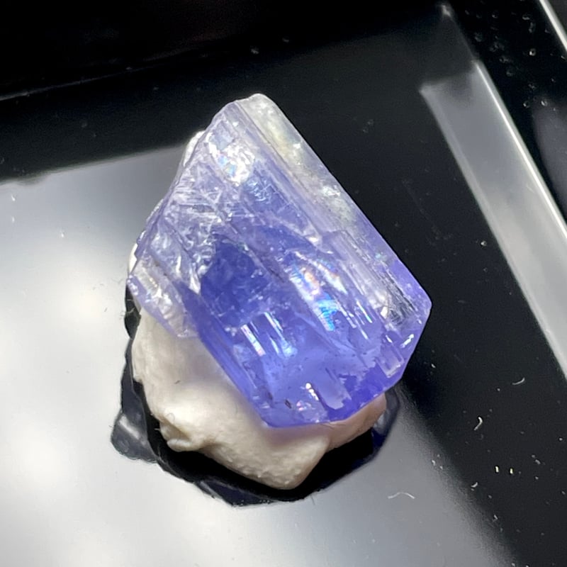 希少☆宝石質【タンザナイト】結晶◇原石◇ケース付◇天然石 希少☆宝石質【タンザナイト】結晶◇原石◇ケース付◇天然石