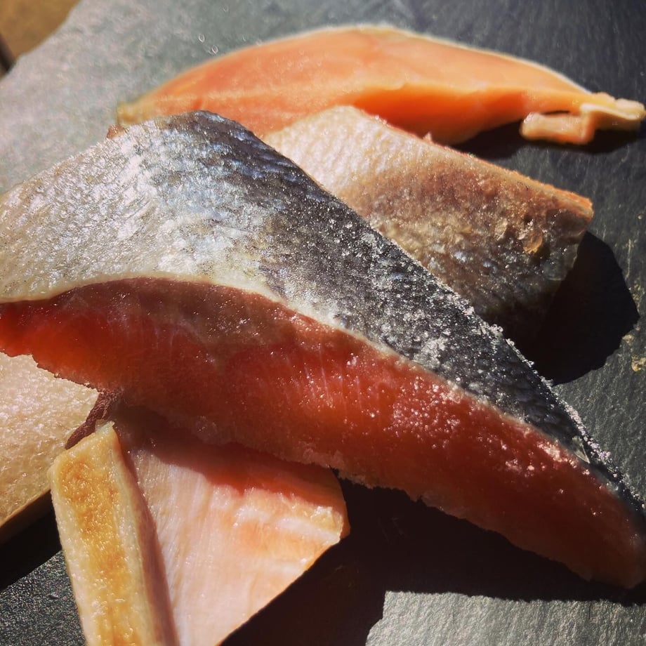 北海道産鮭1kg | RIKKADOR