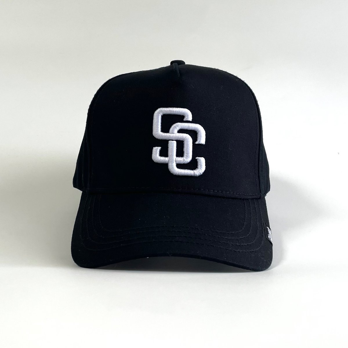 CS3D LOGO CONFIDENCE STUDIO DEEP CAP BLACK/WH...