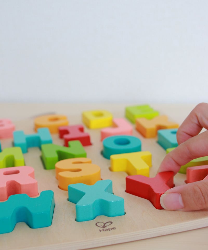 アルファベットパズル【HAPE】 | 木のおもちゃ 虹と木 アルファベットパズル【HAPE】 | 木のおもちゃ 虹と木
