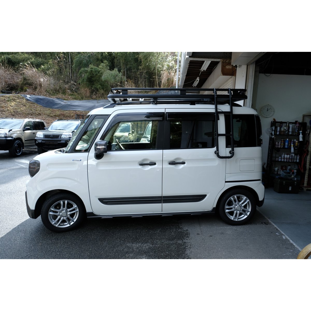 The U.L. System Rack " TiNY HydEouT " ルーフレール用