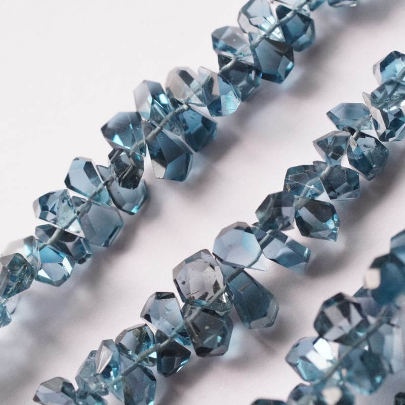 ロンドンブルートパーズ ラフ ドロップ | Sea gems ロンドンブルートパーズ ラフ ドロップ | Sea gems