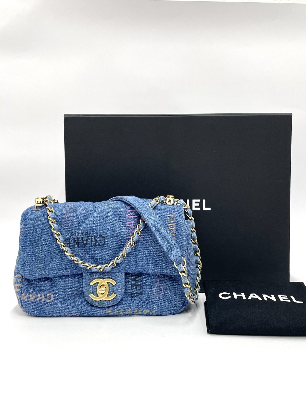 CHANEL 2022SS未使用品 マトラッセ デニム 落書 チェーン CHANEL 2022SS未使用品 マトラッセ デニム 落書 チェーン