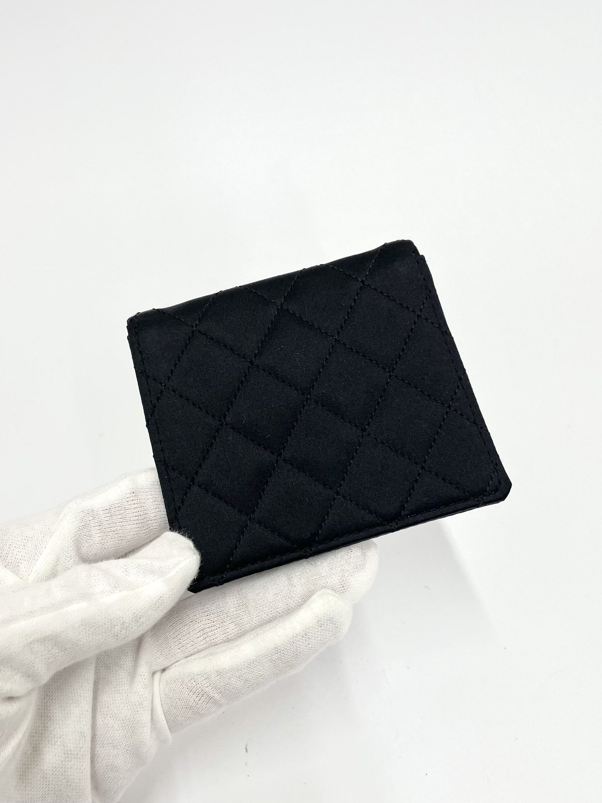 CHANEL 美品 シルクサテン 台形マトラッセ プレートビジュー CHANEL 美品 シルクサテン 台形マトラッセ プレートビジュー