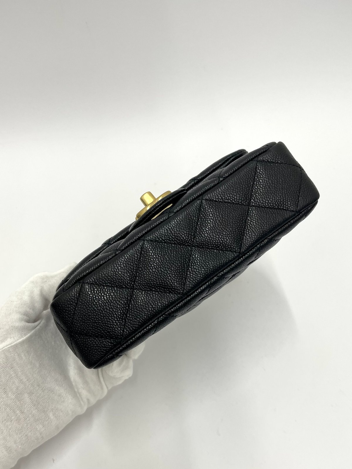 CHANEL 未使用品 キャビアスキン ミニマトラッセ ハートチェーン CHANEL 未使用品 キャビアスキン ミニマトラッセ ハートチェーン