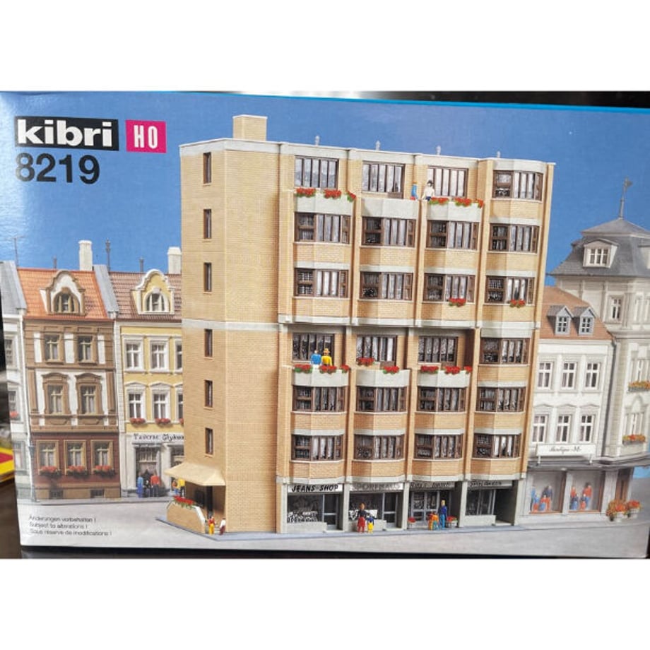 K8219 Modern Town Building | 共立模型 ストア