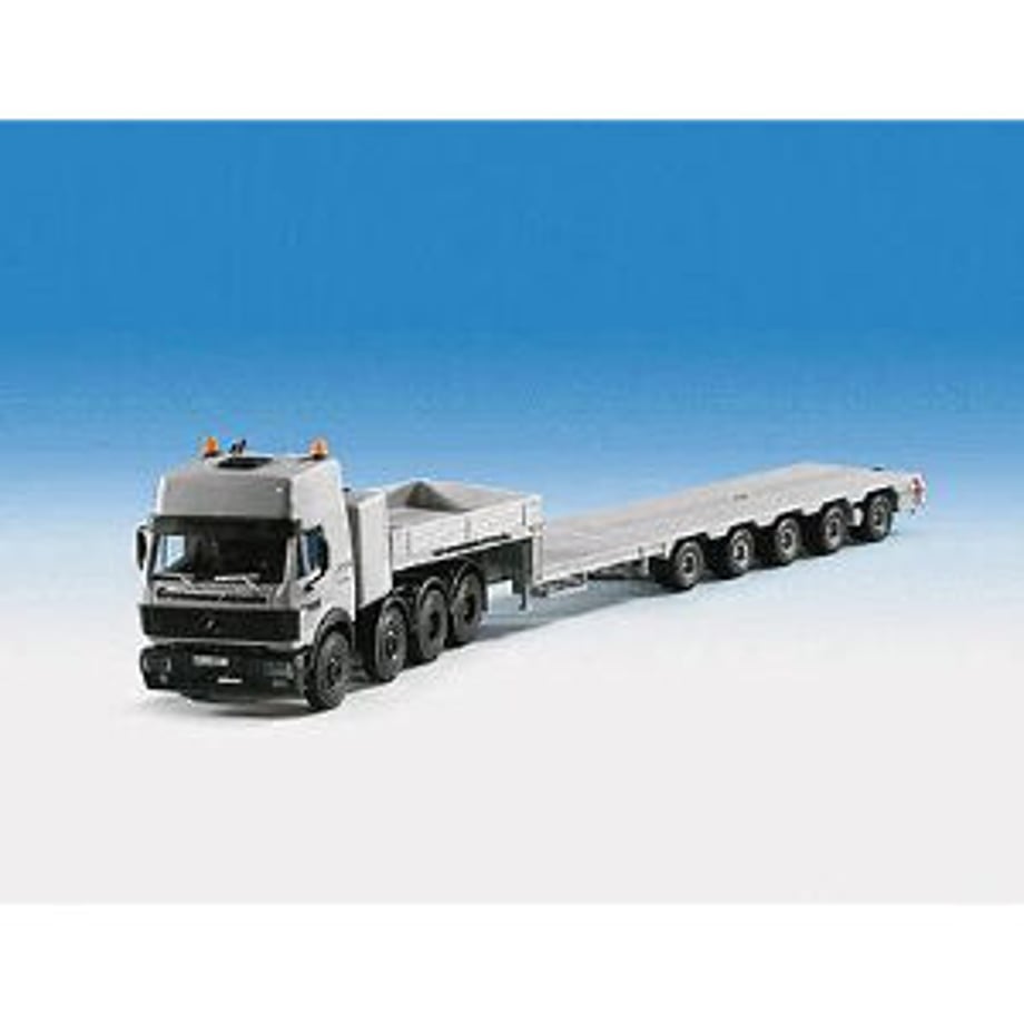 Kibri HO 13537 Mercedes SK 4-Axle Cabover w/Pla...