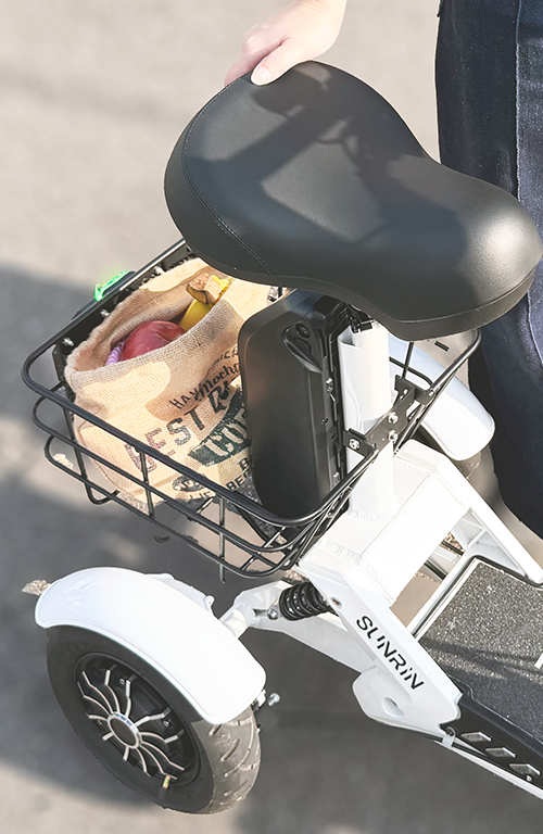 サンエンペラー SUNRIN/特定小型原付（20キロ/6キロ） 免許不要 スクーター型【要組立...