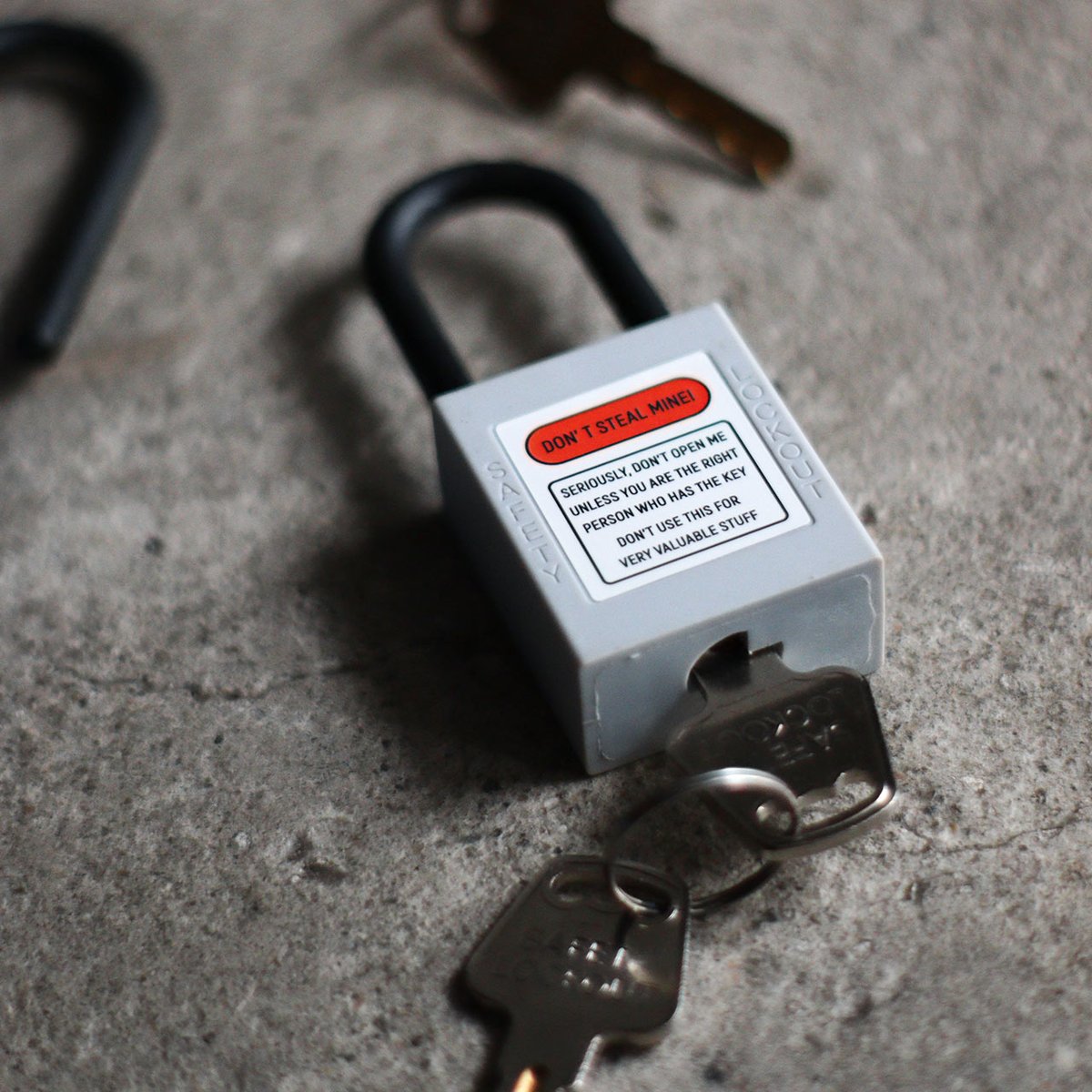 NYLON PADLOCK / POST GENERAL | CROSS LIFE