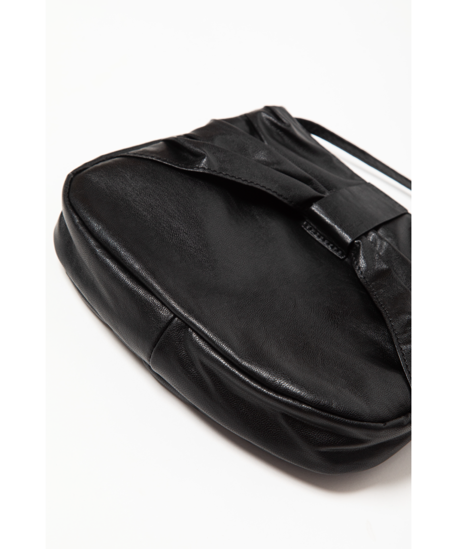 Ribbon leather shoulder bag / black | Tostalgic Ribbon leather shoulder bag / black | Tostalgic