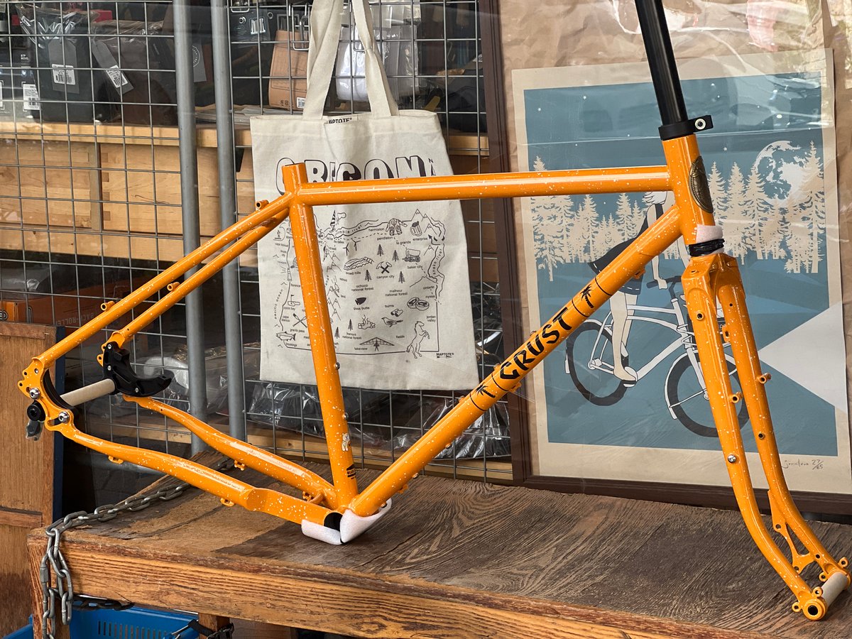 【送料無し】CRUST Bikes * EVASION * Orange & Gray Spe...