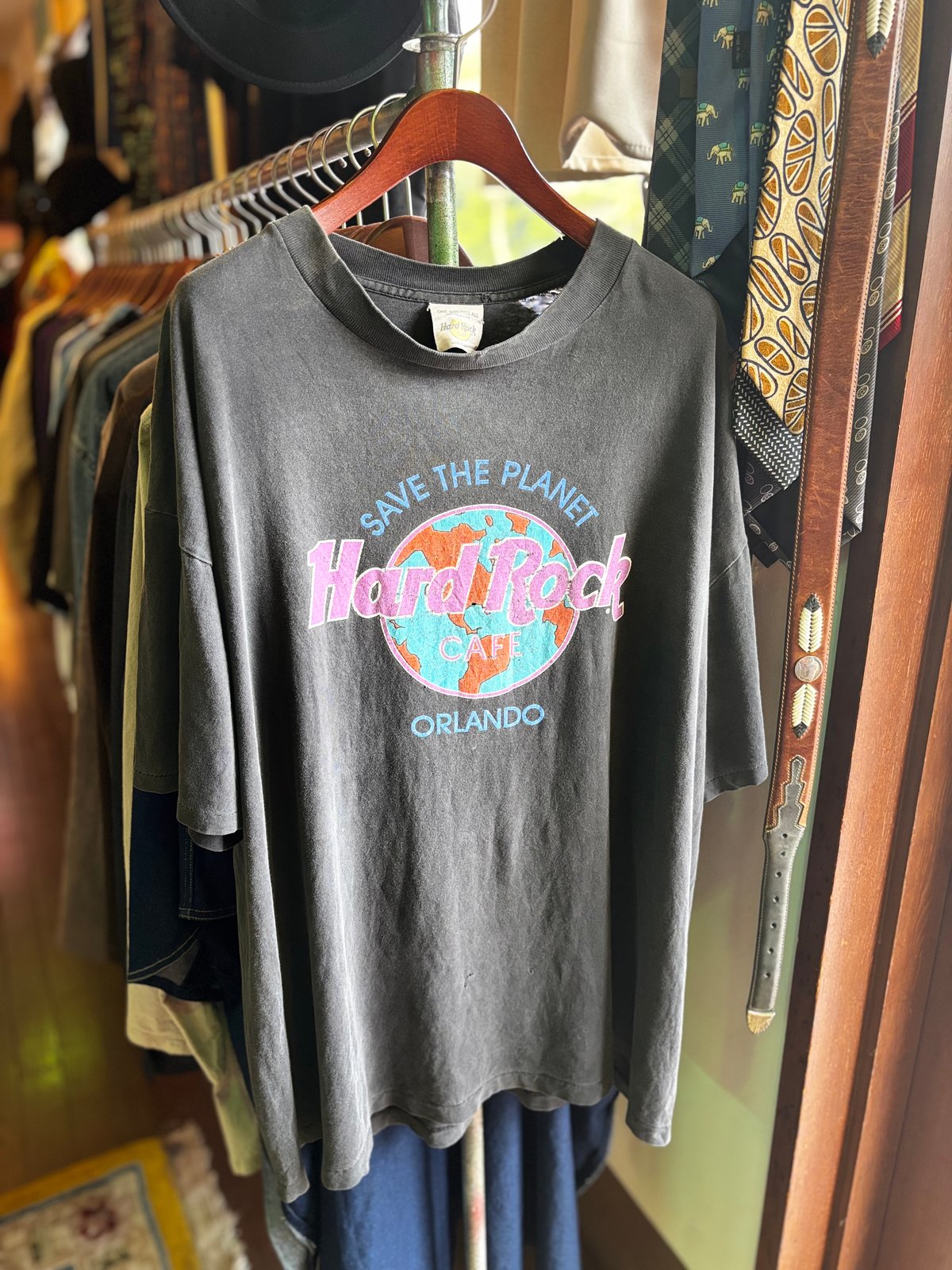 Hard Rock CAFE 90s T | USED STORE BUZZIN