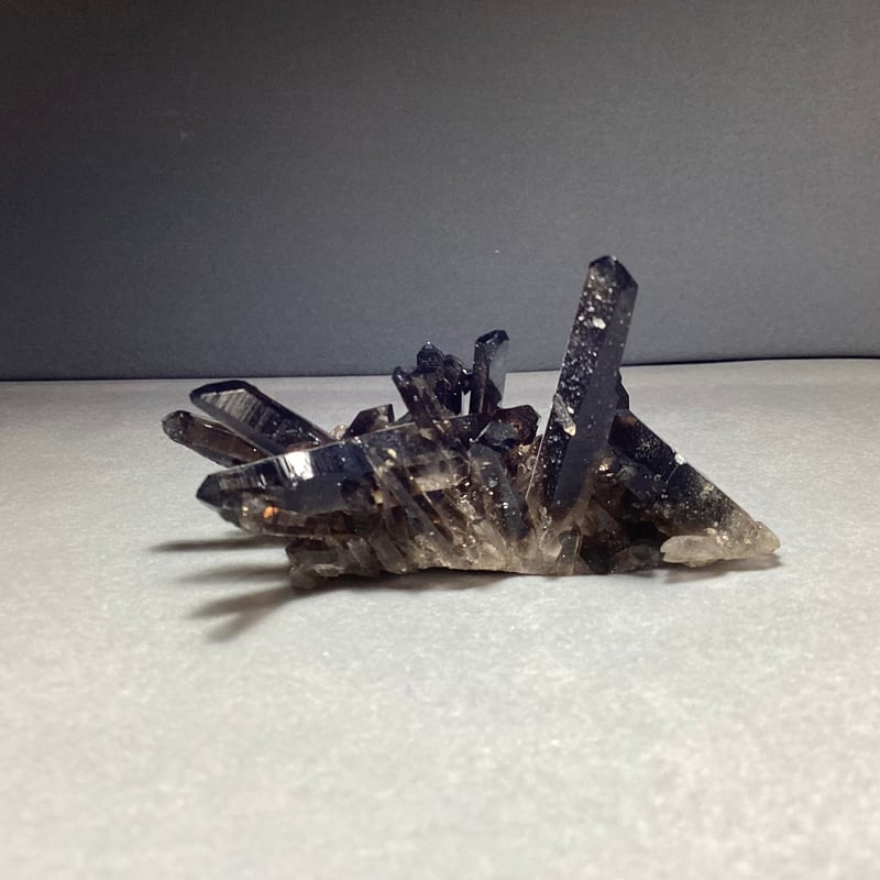 煙水晶(スモーキークォーツ)フィンランド産 原石 クラスター 煙水晶(スモーキークォーツ)フィンランド産 原石 クラスター
