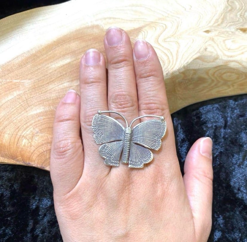 カレンシルバー リング Butterfly | 旅するエスニック humming bird カレンシルバー リング Butterfly | 旅するエスニック humming bird