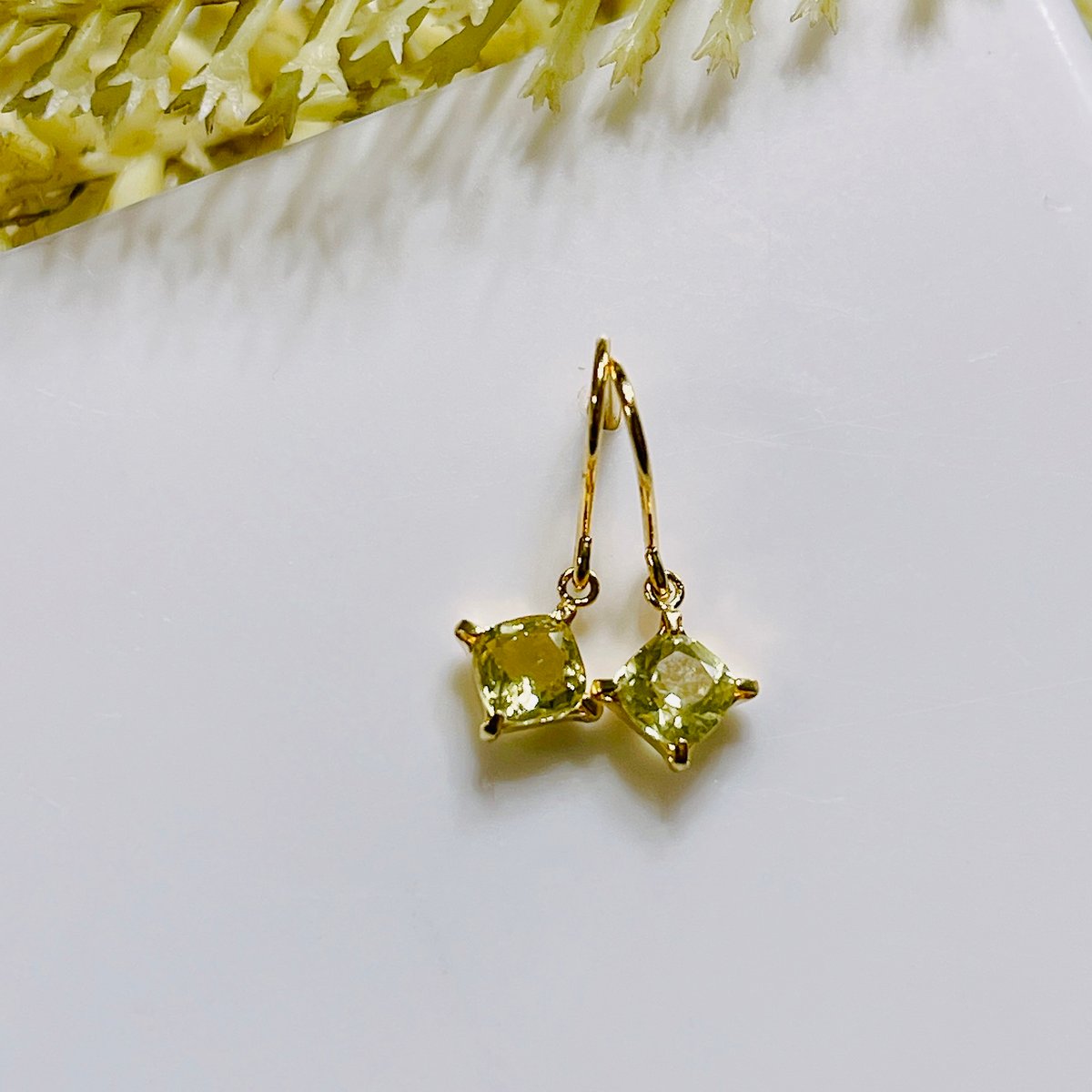 9198 K18YG 4mm 0.50 ct LEMON QUARTZ ピアス | Naott...