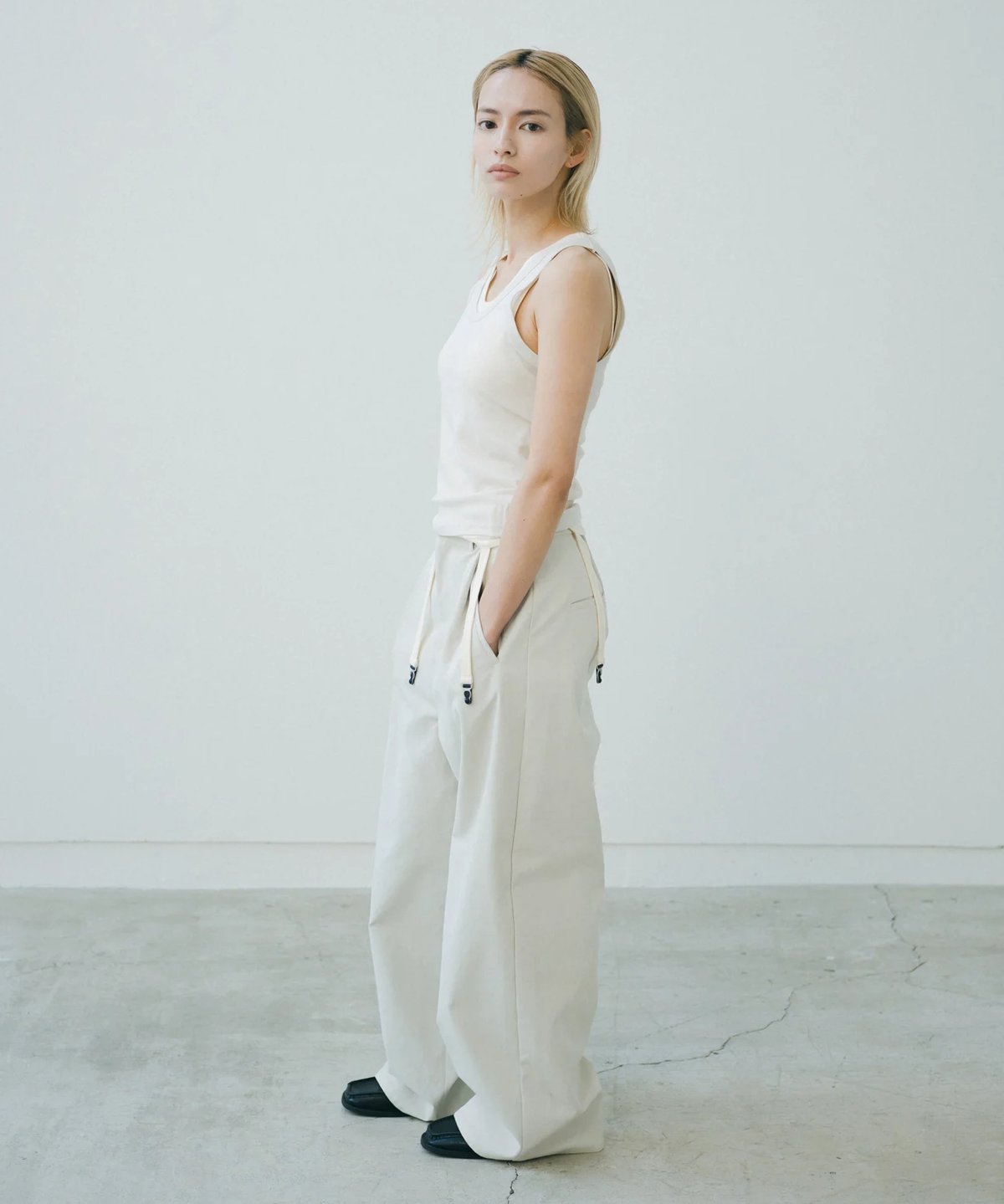 Waist Tab Straight Pants | lit