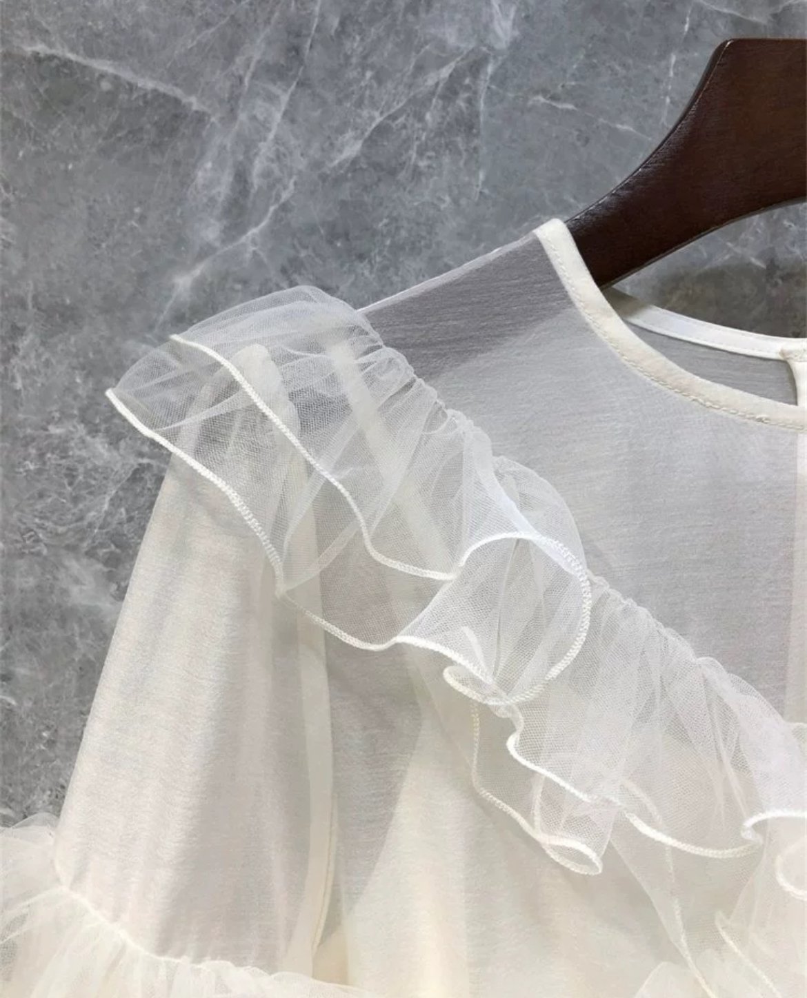 FRILL SHEER BLOUSE | SIK.jp