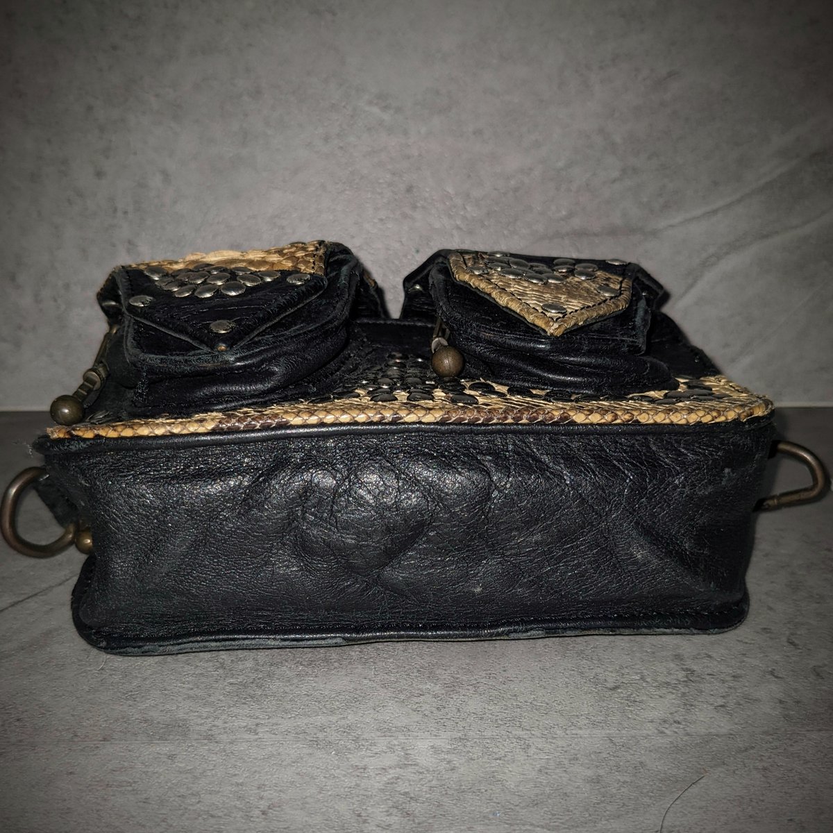 【Kmrii】00s python studs pouch | Conglinoold