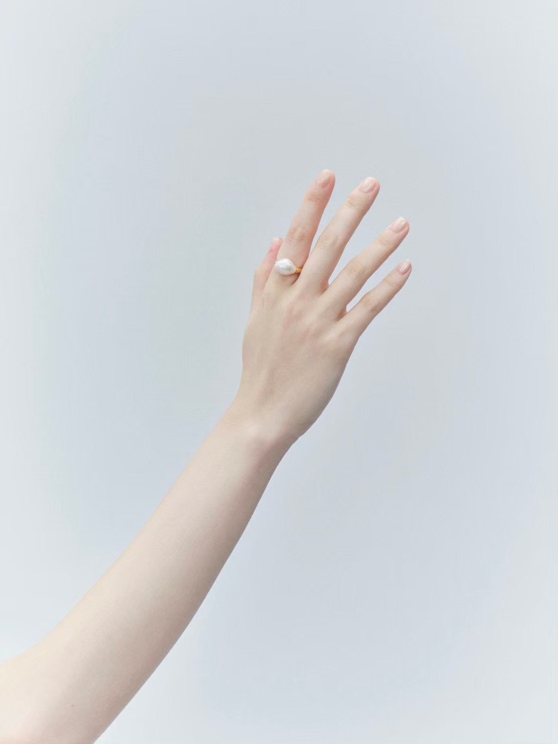 Aging baroque pearl ring gold | FIBULA